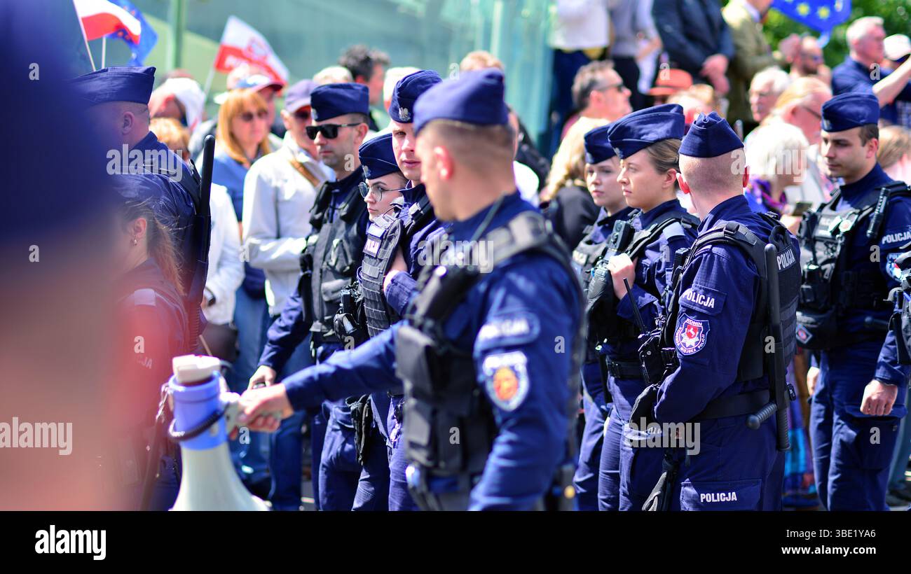 Warsaw, Poland. 25 May 2025. Police units securing demonstrations Stock ...