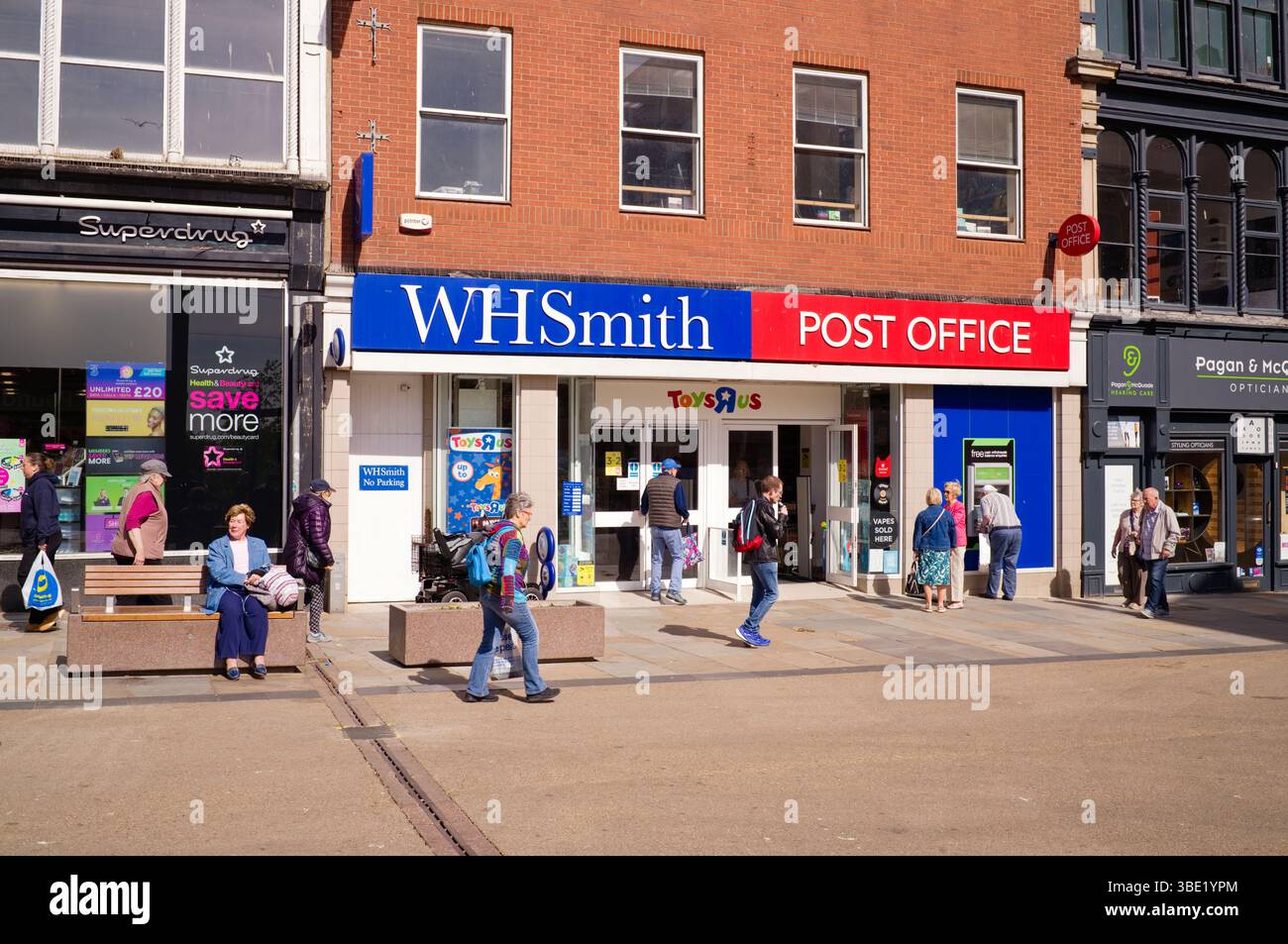 Post office and w h smith hi-res stock photography and images - Alamy
