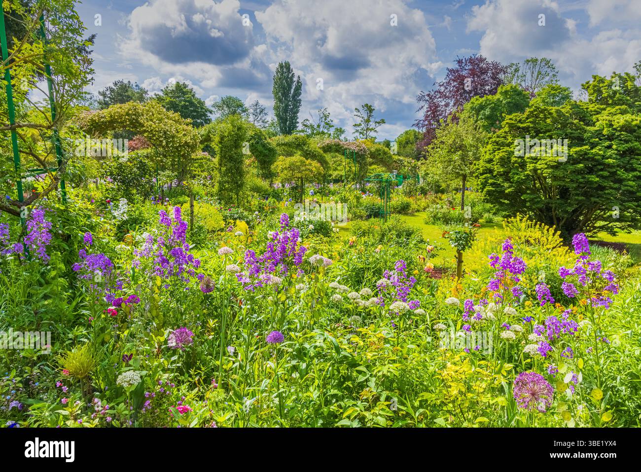 Claude Monet's gardens, which Monet lovingly cared for, inspired him ...