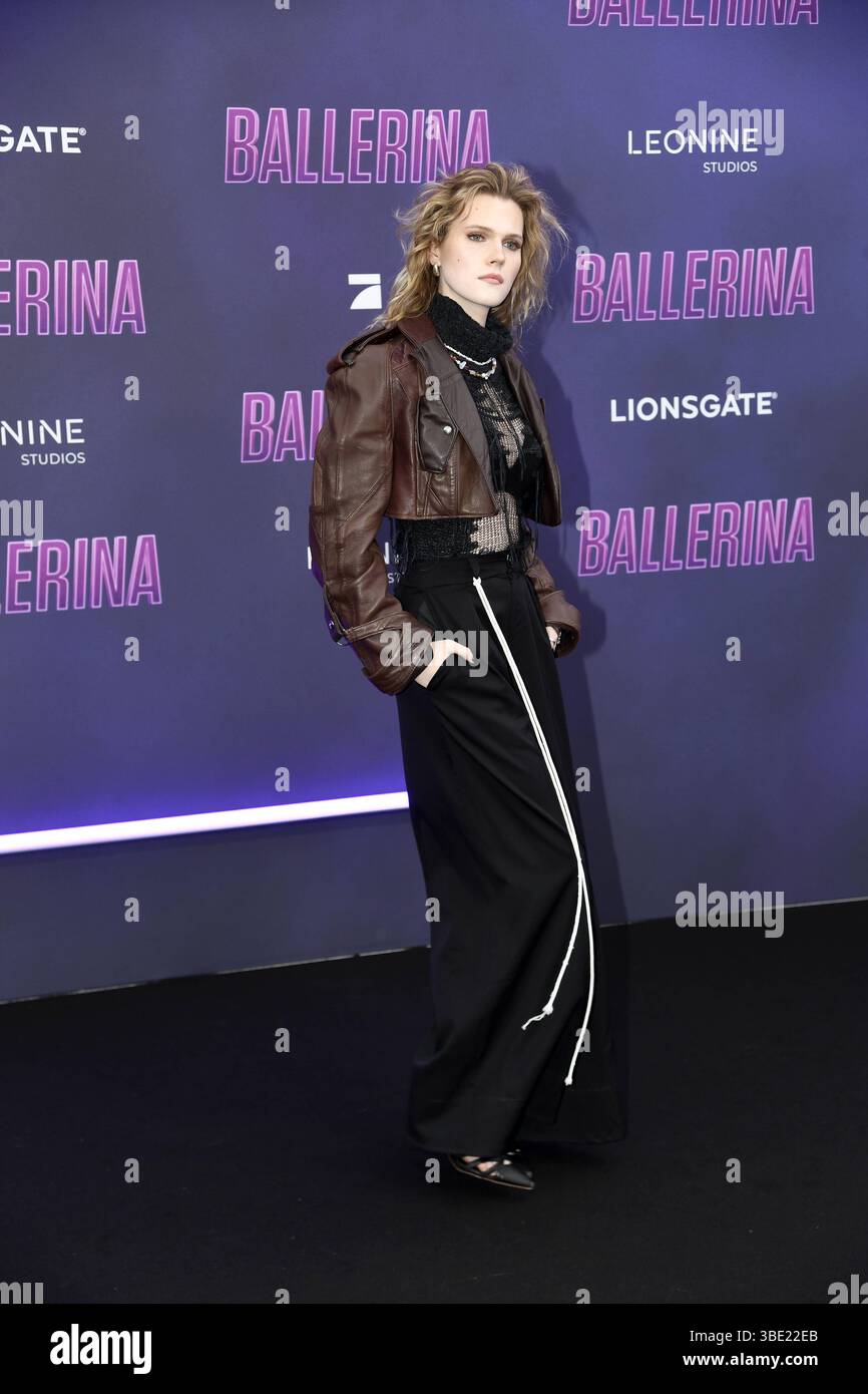 Lucy Hellenbrech bei der From the World of John Wick: Ballerina ...
