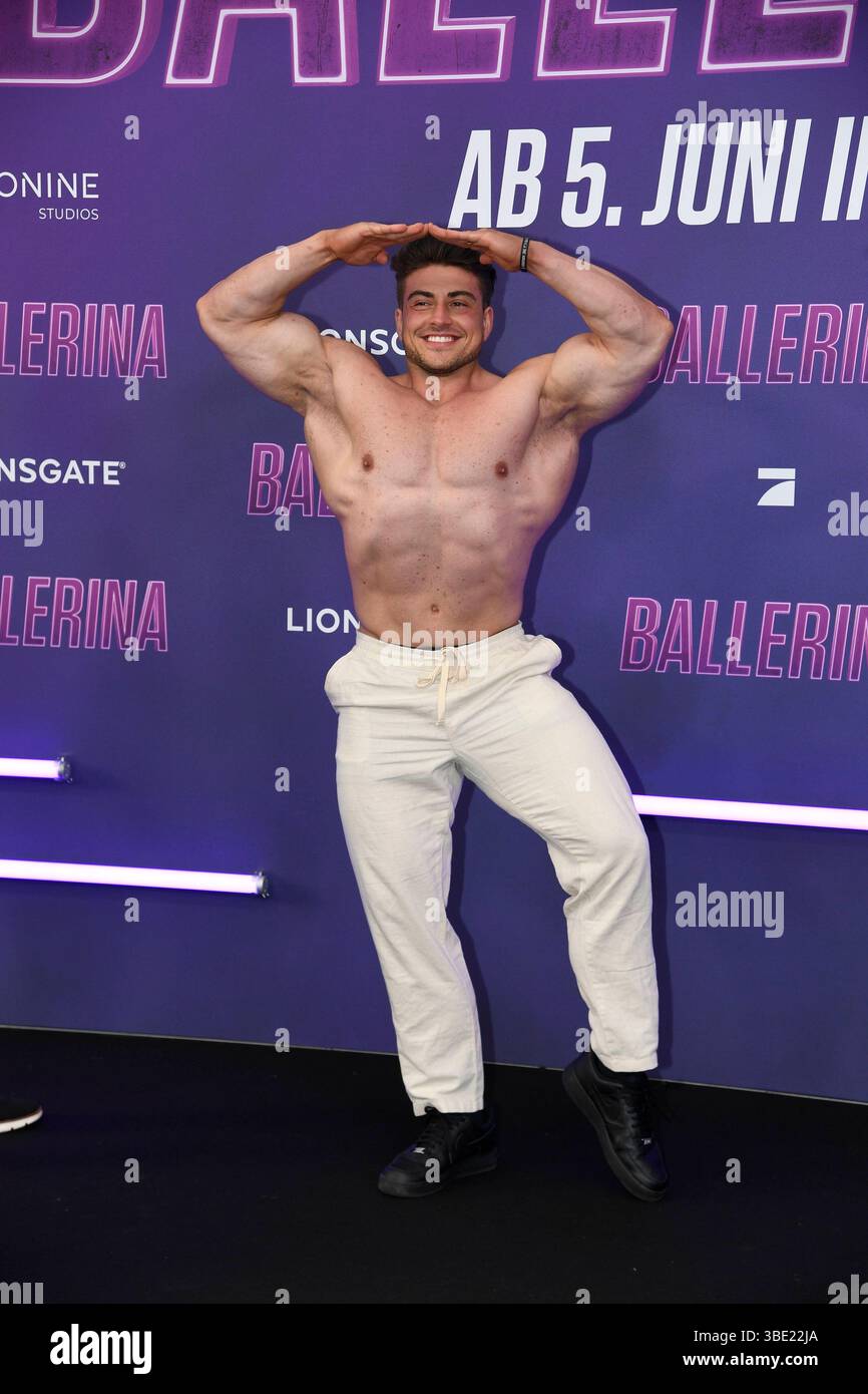 Johny Muenster bei der From the World of John Wick: Ballerina Premiere ...