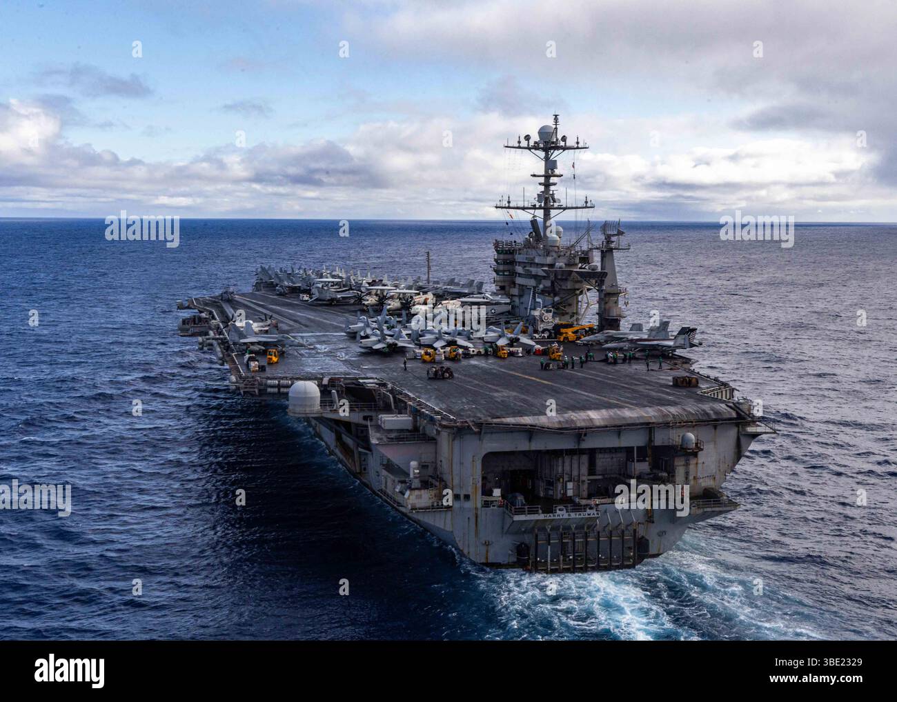 250525-N-FY193-1435 ATLANTIC OCEAN (May 25, 2025) The Nimitz-class ...