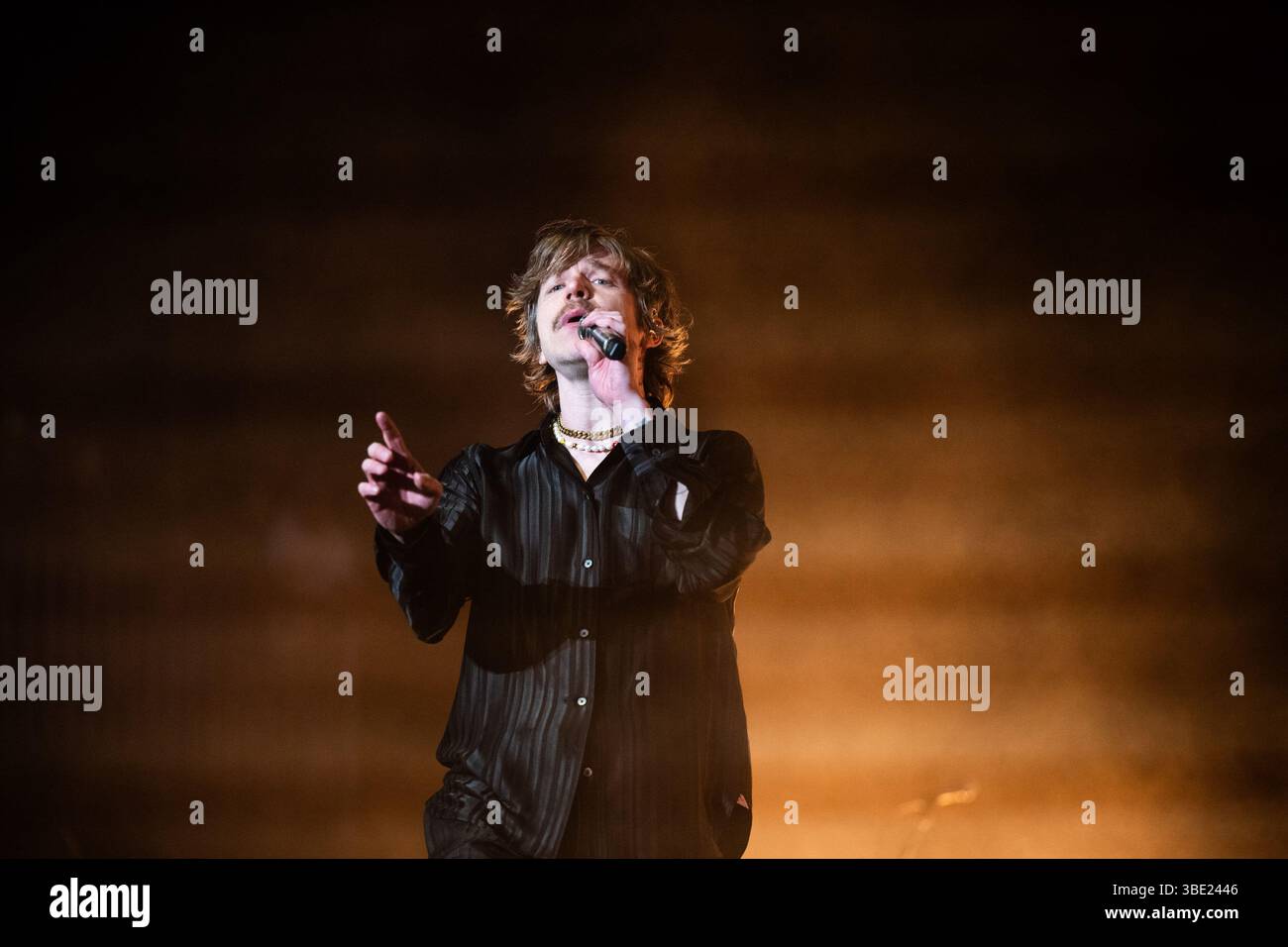 Napa, USA. 26th May, 2025. Matt Shultz of Cage the Elephant performs on ...
