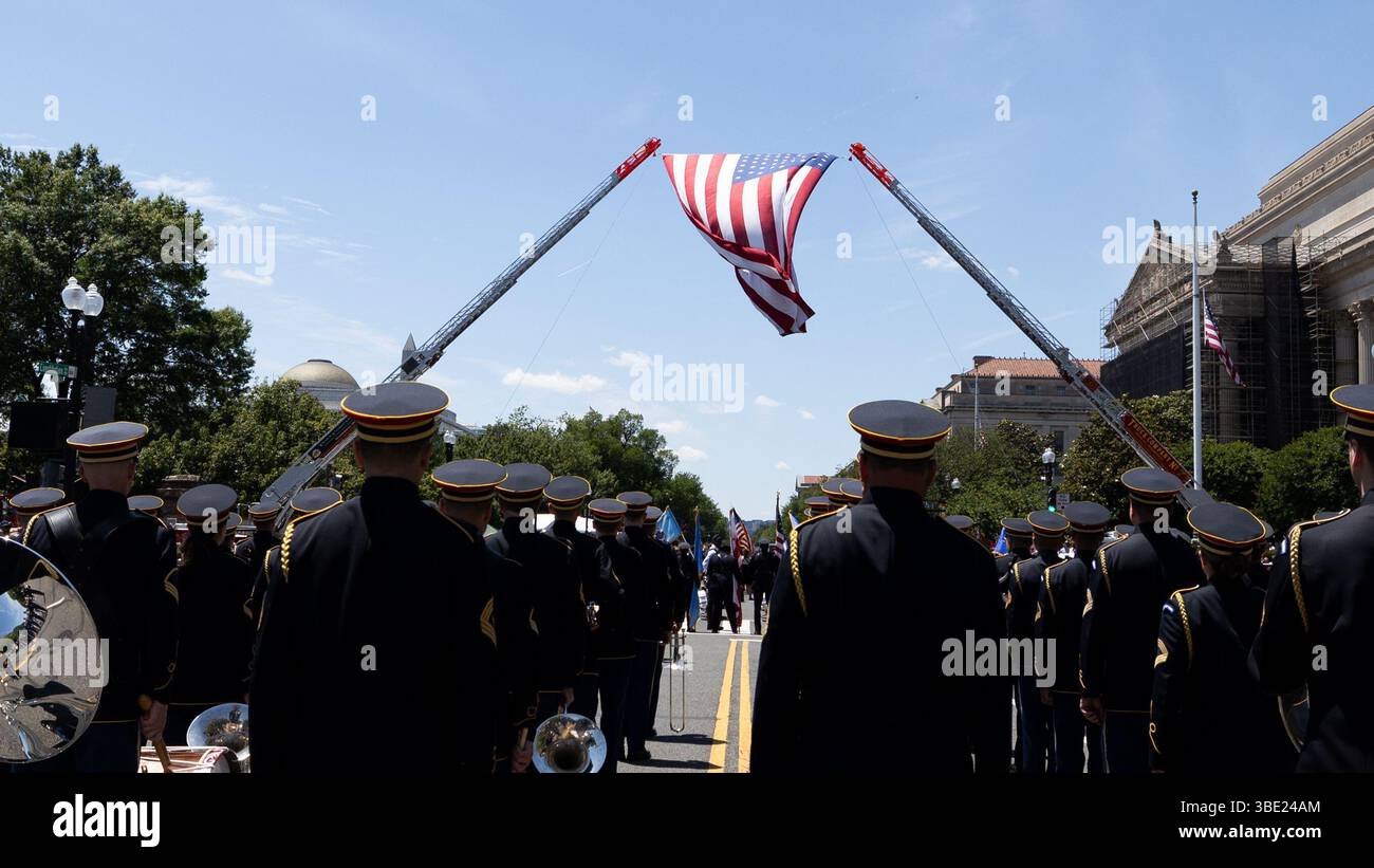 The U.S. Army Band "Pershing's Own" Ceremonial Band and other units ...