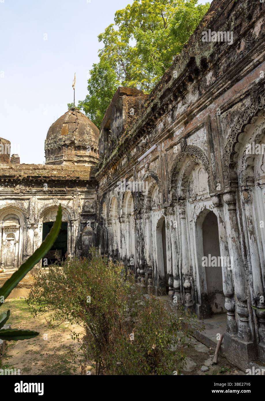 Hindu temple in Balihar Rajbari, Rajshahi Division, Baliher, Bangladesh Stock Photo - Alamy