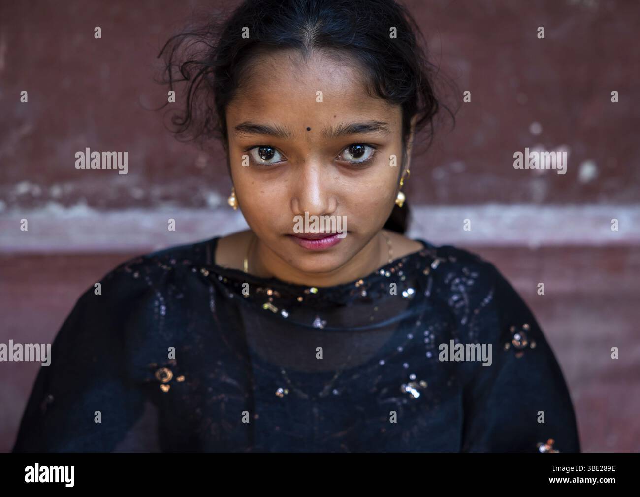 Portrait of an hindu girl in Kantajew hindu Temple, Rangpur Division ...