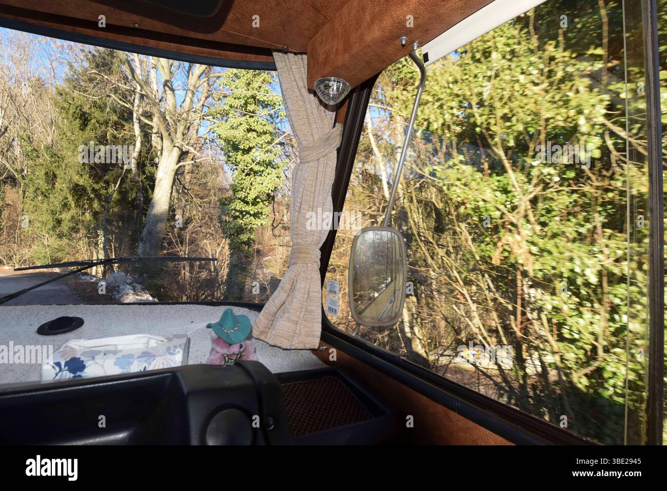 camping trip in a caravan or camping bus, vacation and mobility camping ...