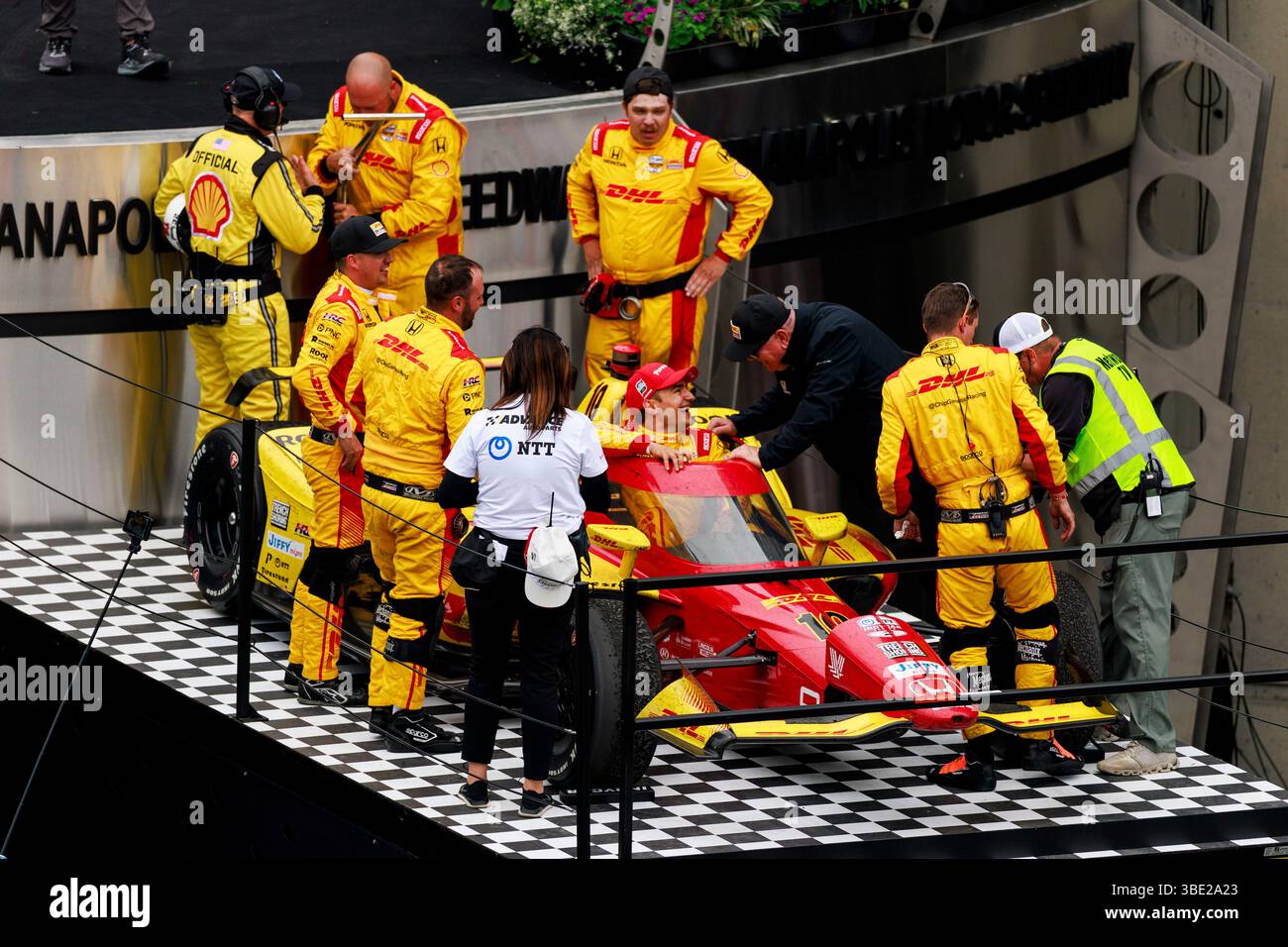 Álex Palou (#10, Chip Ganassi Racing) is greeted by team owner Chip ...
