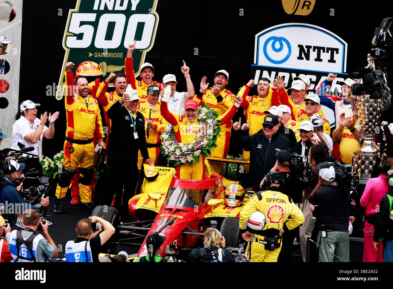 Álex Palou (#10 Chip Ganassi Racing) celebrates winning the NTT IndyCar ...