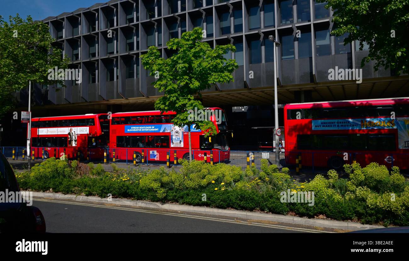 Red Buses outside Euston Railway Station London England Stock Photo - Alamy