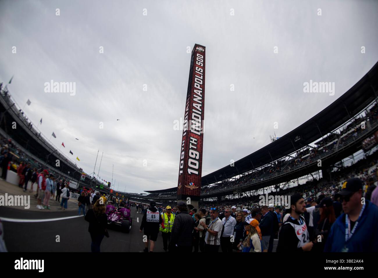 Fans line up before the NTT IndyCar Series 109th Running of the ...