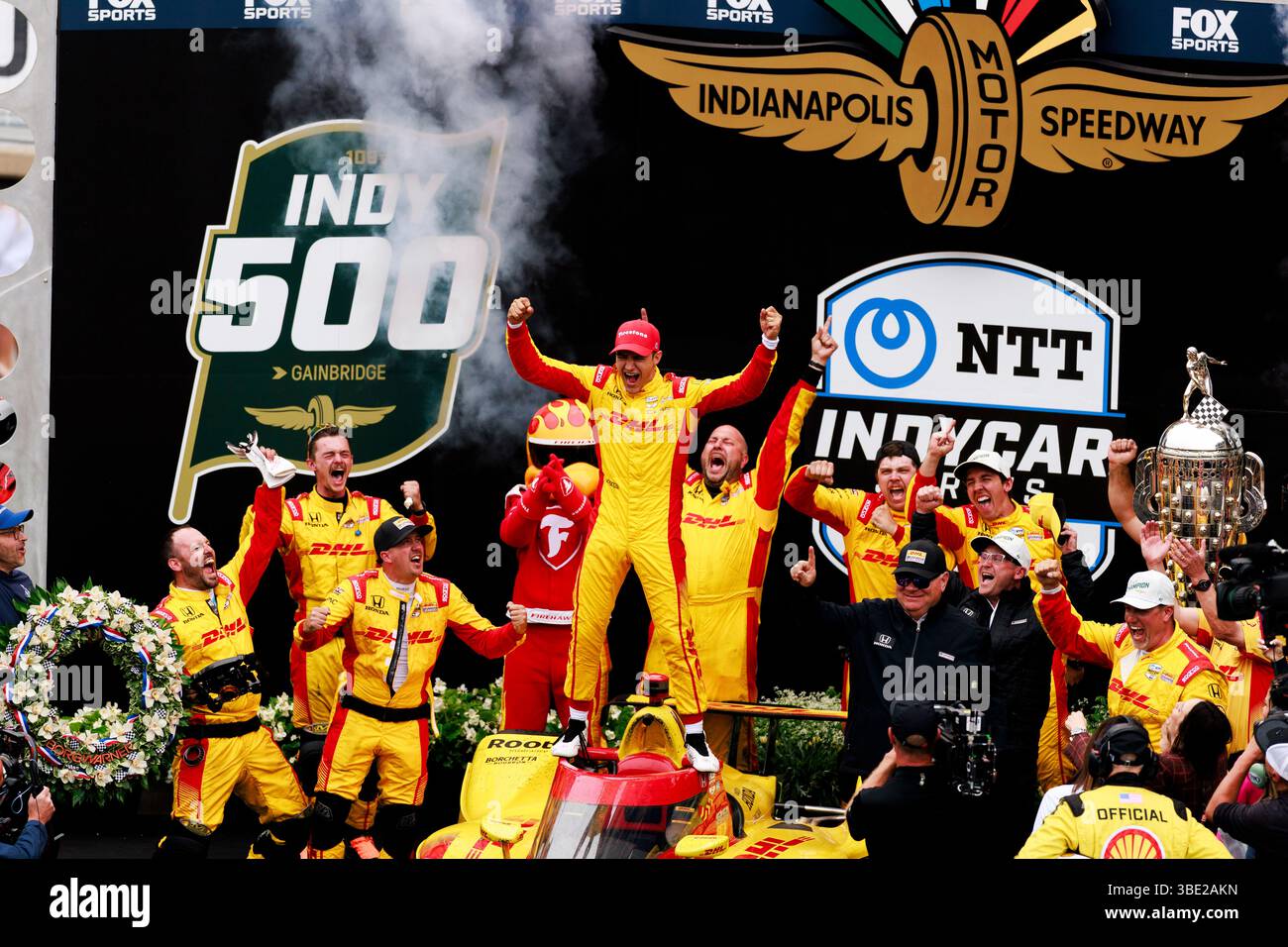 Álex Palou (#10 Chip Ganassi Racing) celebrates winning the NTT IndyCar ...