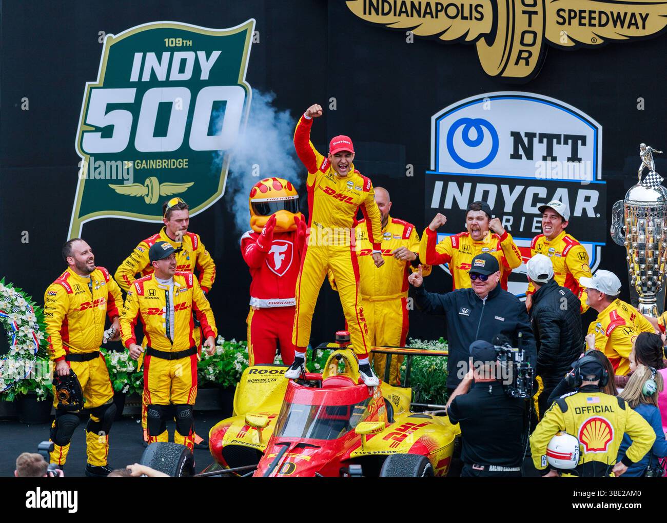 Álex Palou (#10 Chip Ganassi Racing) celebrates winning the NTT IndyCar ...