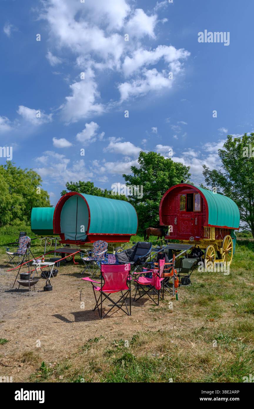 Gypsy wagon camping hi-res stock photography and images - Alamy