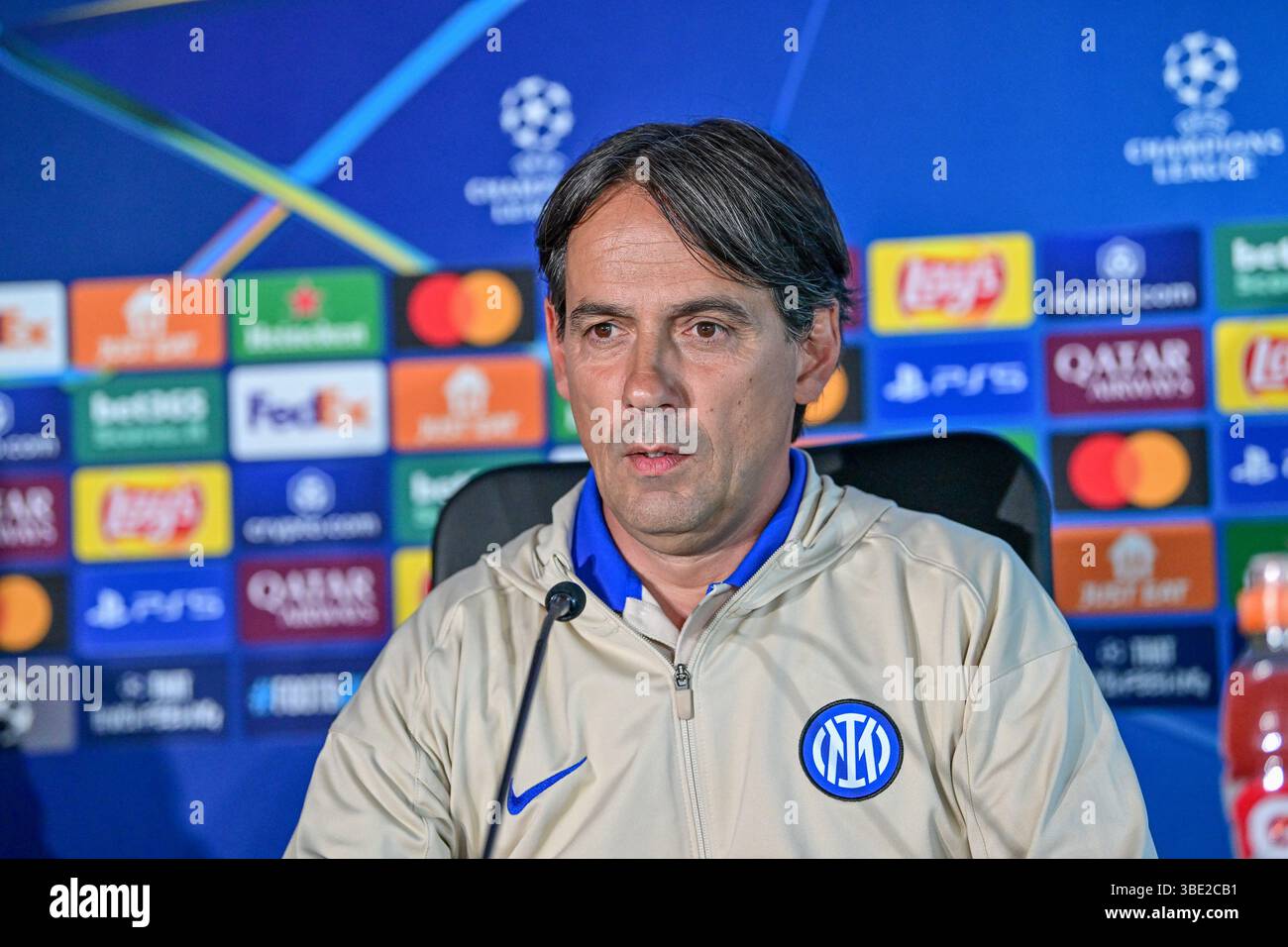 Milano, Italy. 26th May, 2025. Haed coach Simone Inzaghi of Inter seen ...