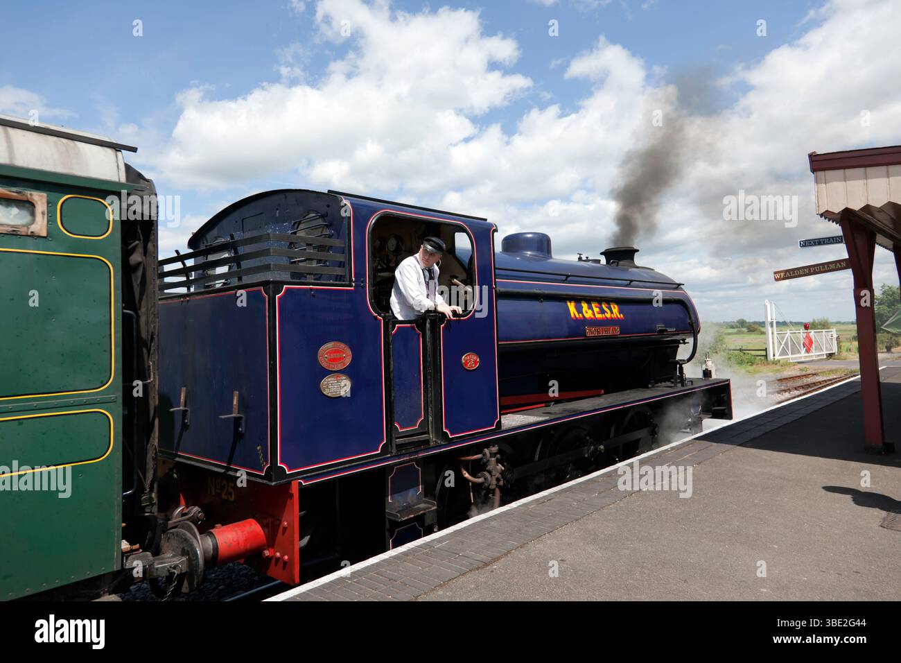 Hunslet Works Locomotive, No 3797, Northiam, pulling the Wealden ...