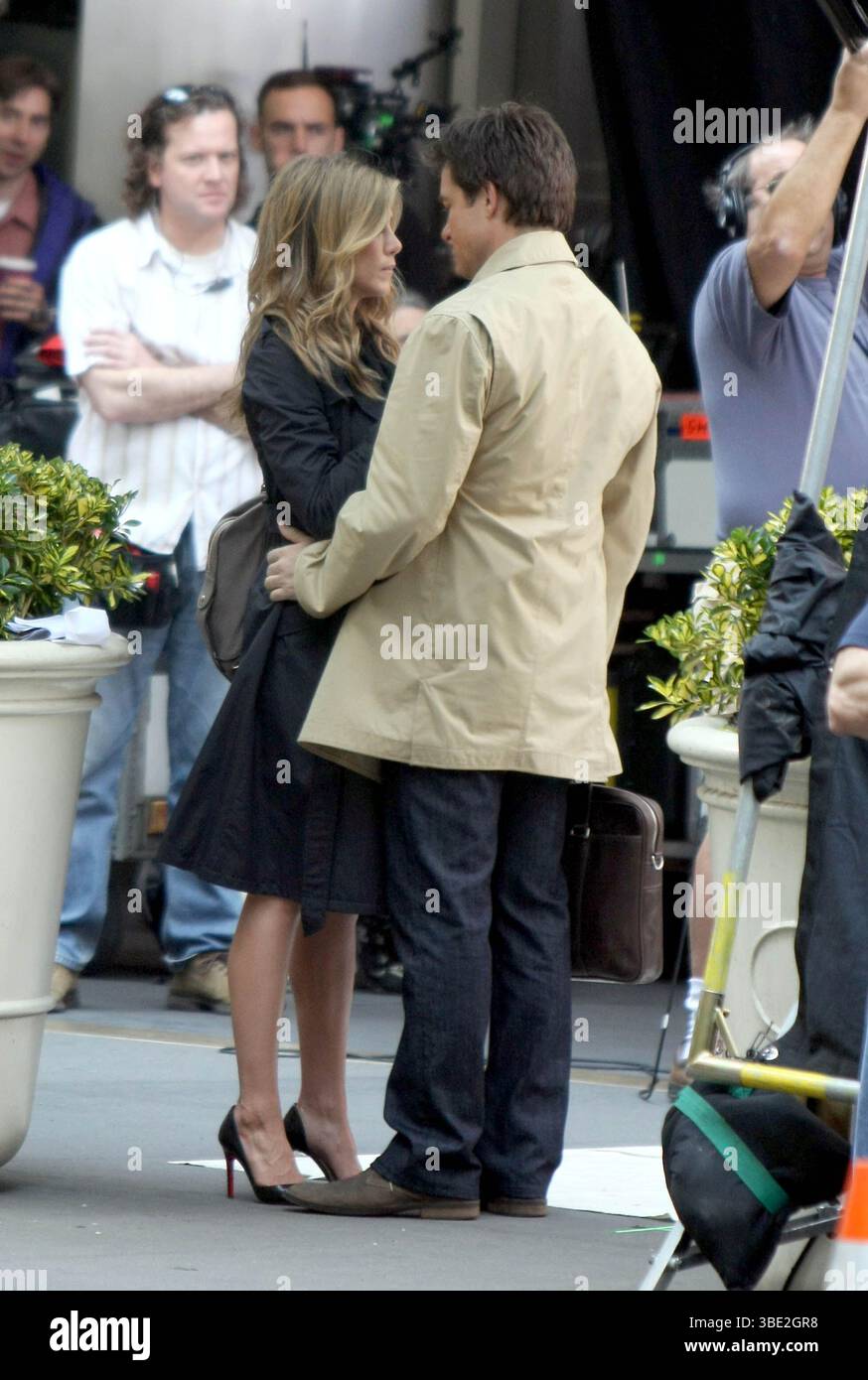 Jennifer Aniston and Jason Bateman on the set of "The Baster" in New ...