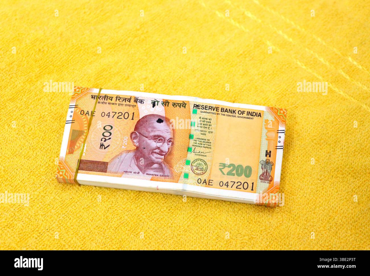 Top view of Indian Currency 200 Rupee Note Bundle Stock Photo - Alamy