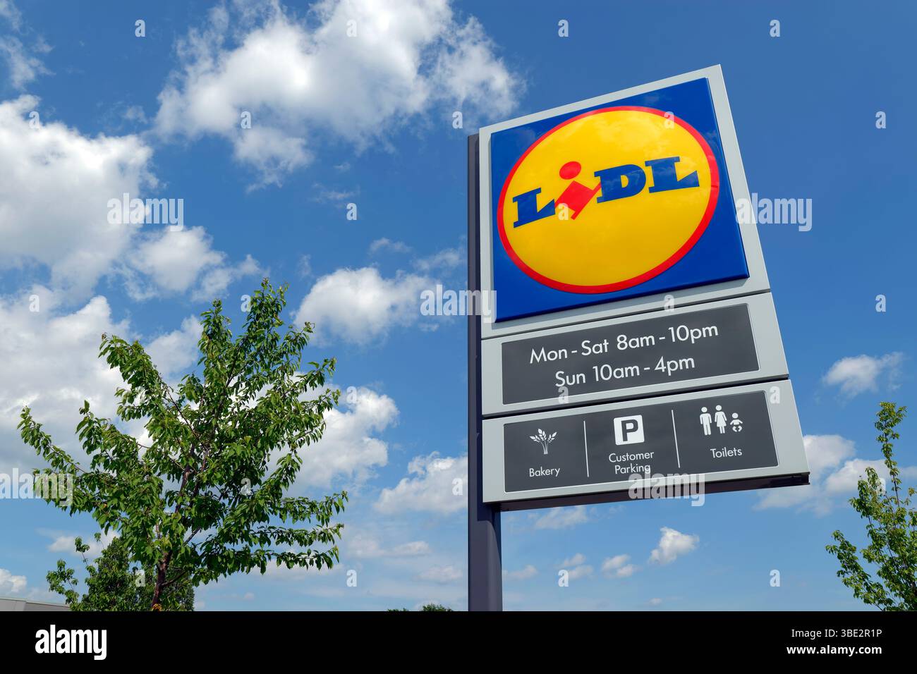 Lidl Supermarket sign Stock Photo - Alamy