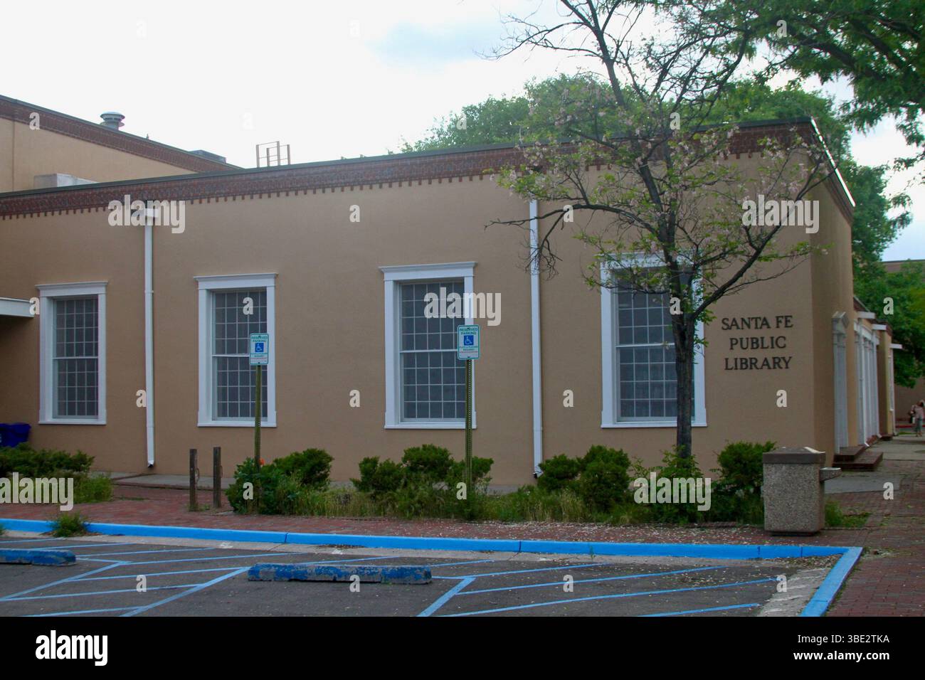 May 26, 2025, Santa Fe, New Mexico: (new) santa fe and tourism. May 26 ...