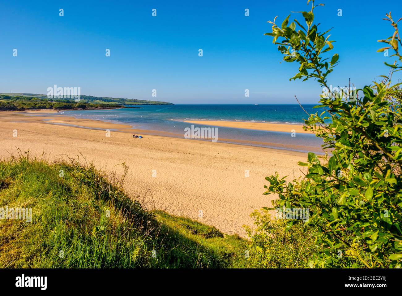 The beach at Traeth Lligwy on Anglesey / Ynys Mon, Wales, UK Stock ...