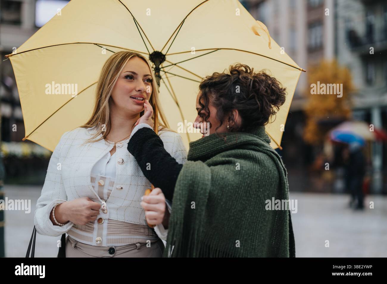 Candid moment friendship women hi-res stock photography and images - Alamy