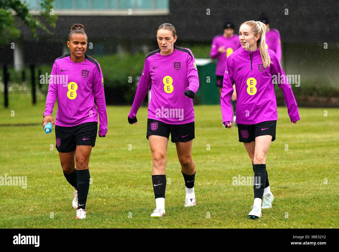 England's Nikita Parris, Grace Clinton, and Missy-Bo Kearns during a ...