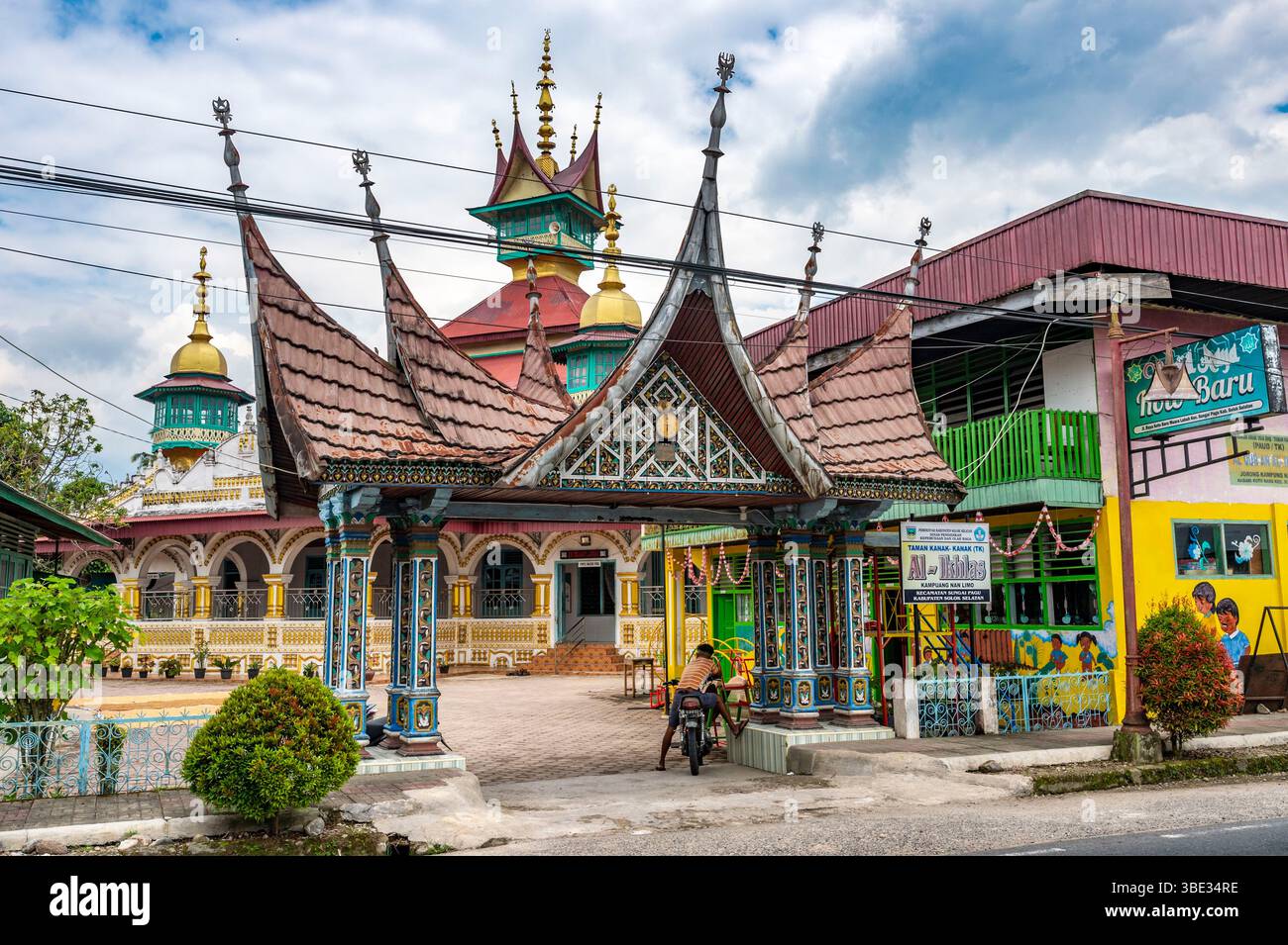 Indonesia, island of Sumatra, province of Jambi, Kerinci, village of ...