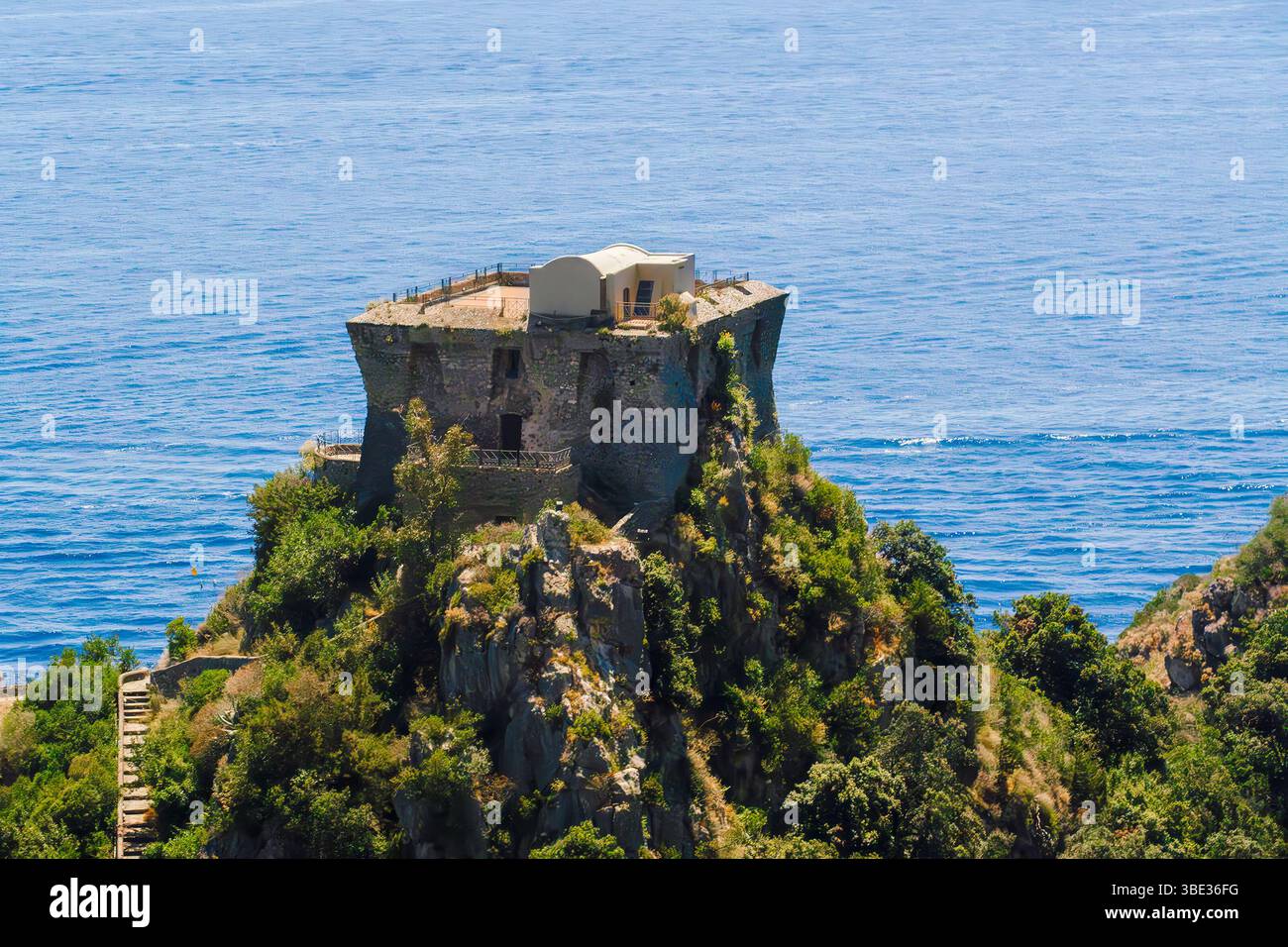 Torre bianca amlfi hi-res stock photography and images - Alamy