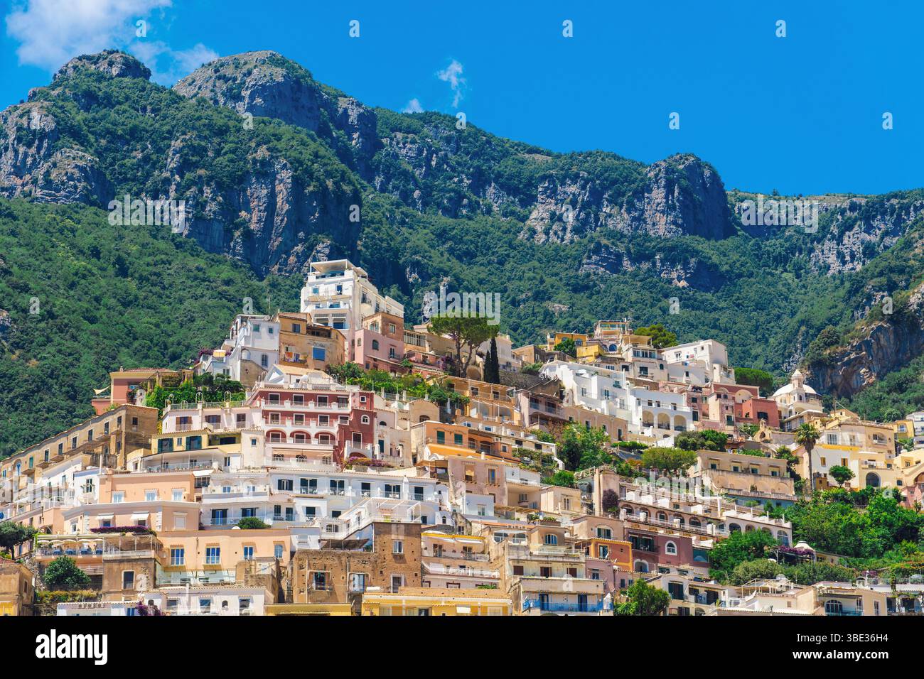 Explore the stunning cliffside village of Positano in Amalfi Coast ...