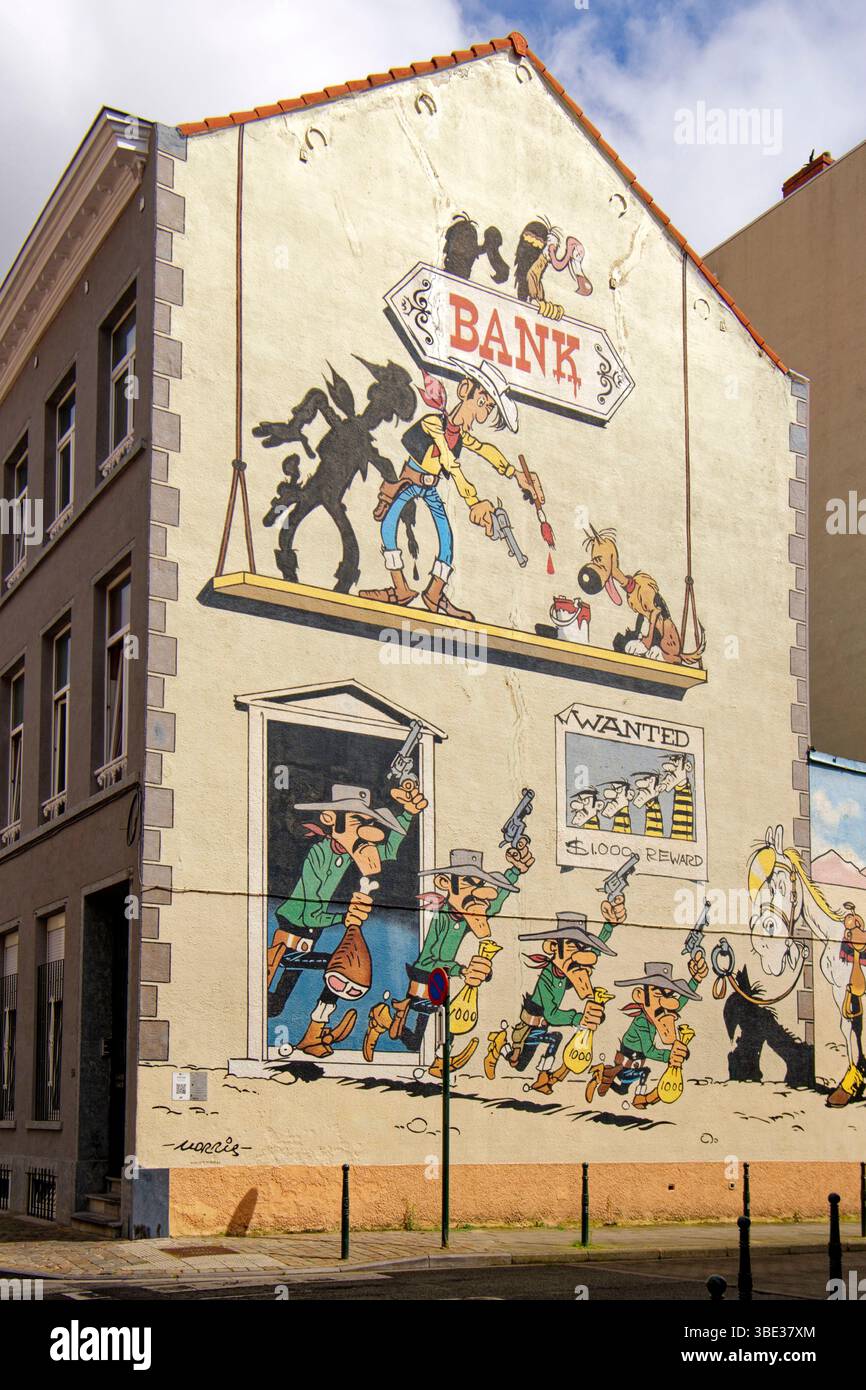 Belgium, Brussels, historic center, Rue de la Buanderie, wall painted ...