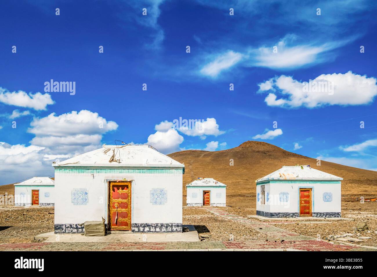 China, Tibet Autonomous Region, Sakya-Shegar Road, Gyatso La 5220 m ...