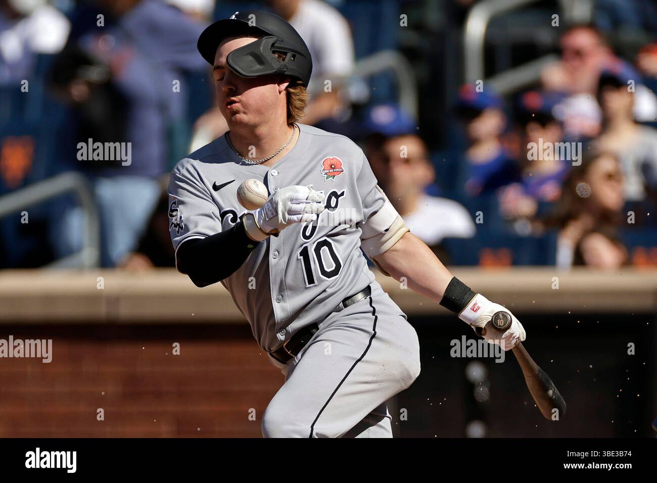 Chicago White Sox's Chase Meidroth reacts at bat during the first ...