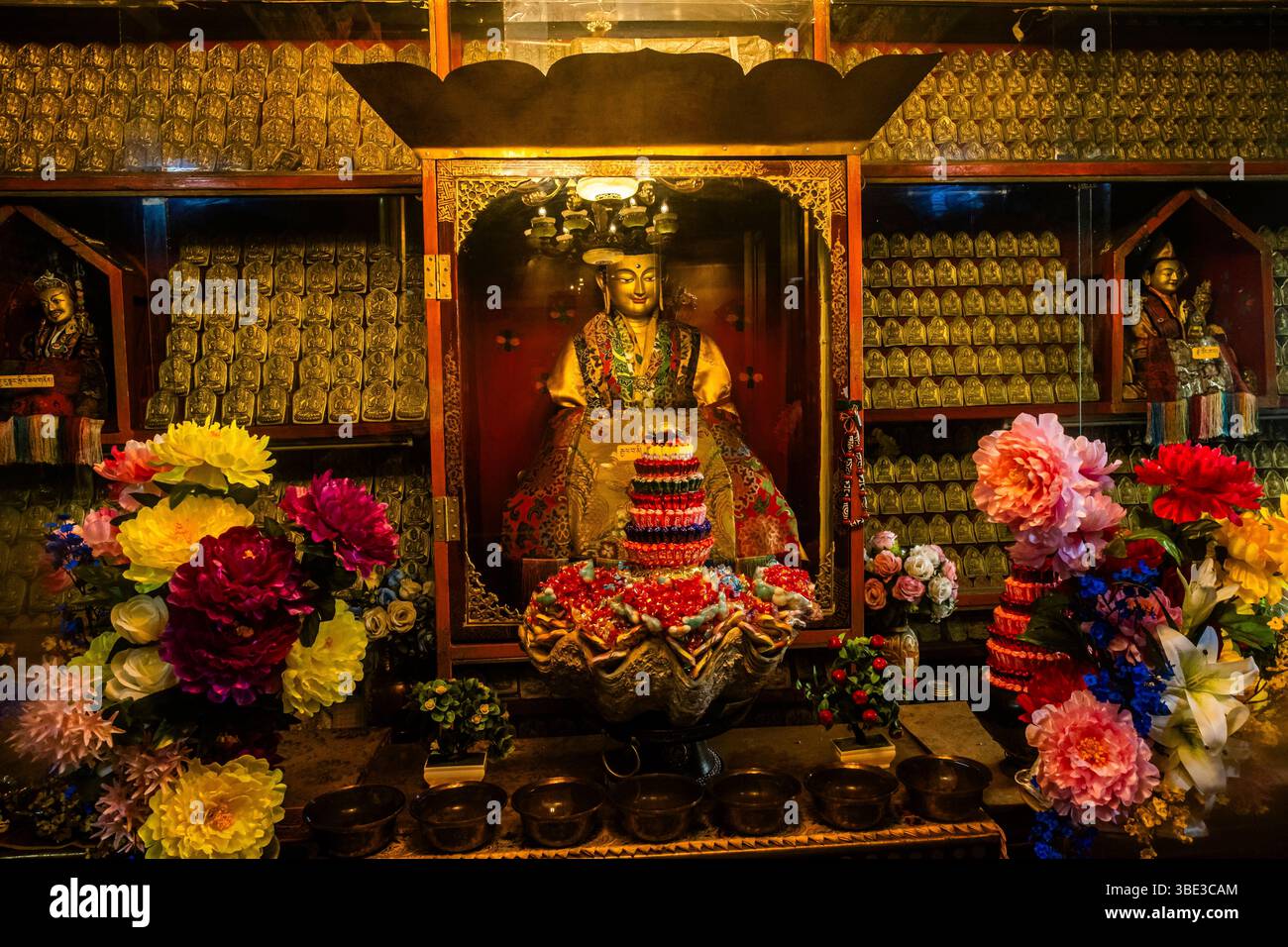 China, Tibet Autonomous Region, Lhasa, Potala palace, Palubuk cave ...