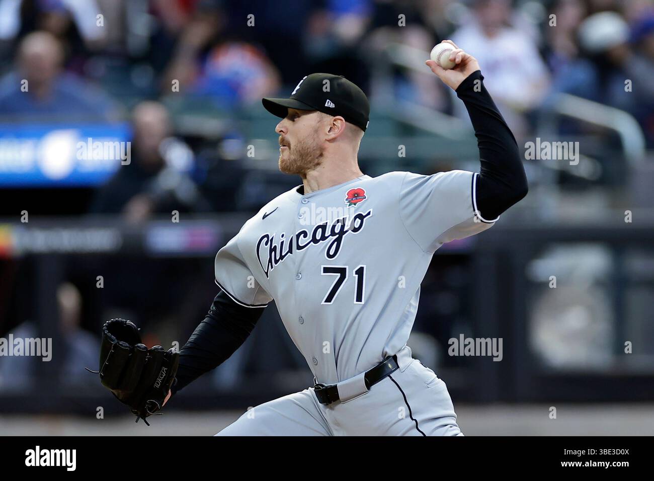 Chicago White Sox pitcher Cam Booser (71) throws during the eighth ...