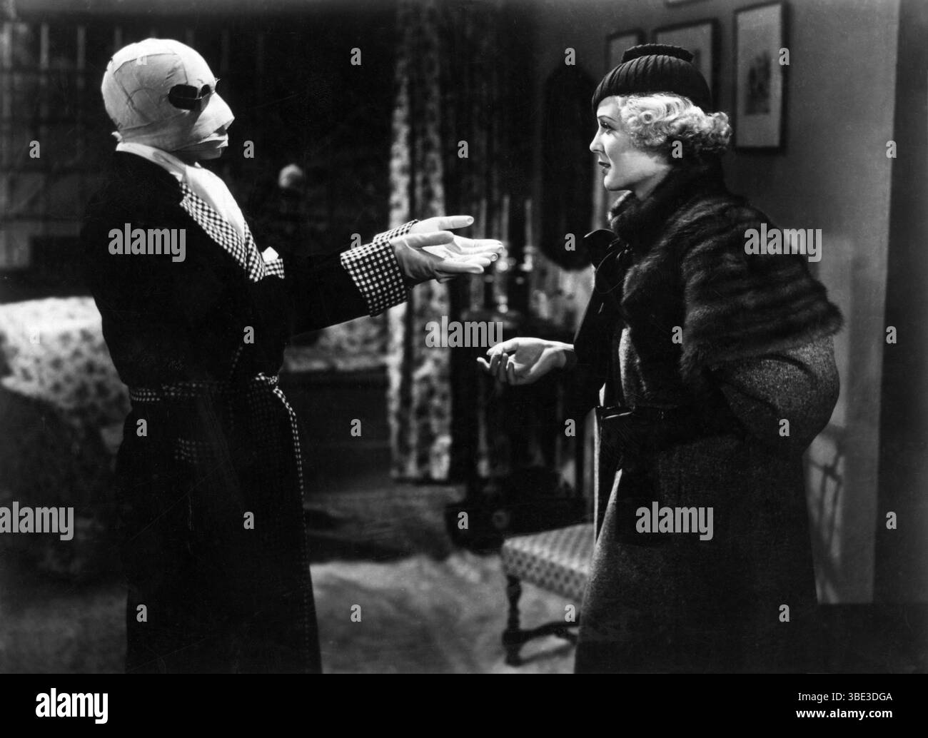 The Invisible Man Year : 1933 USA Director : James Whale Claude Rains ...