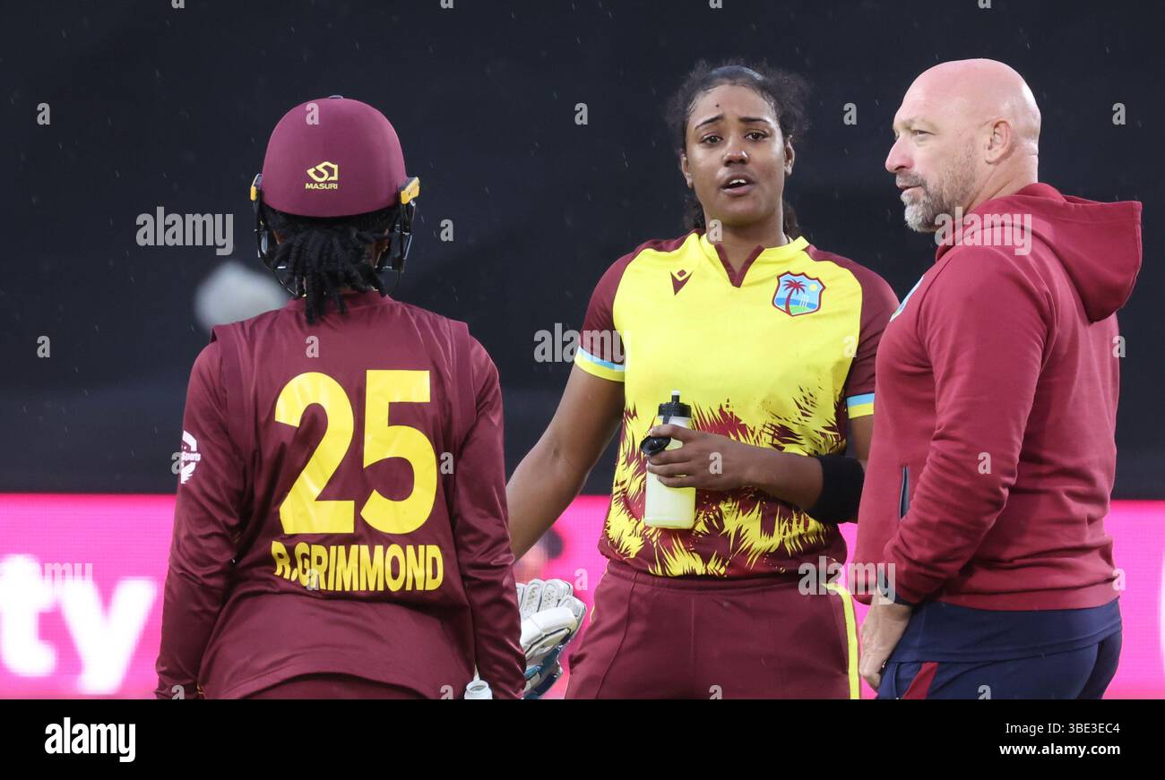 Chelmsford, UK. 26th May, 2025. CHELMSFORD, ENGLAND:- Women's ...