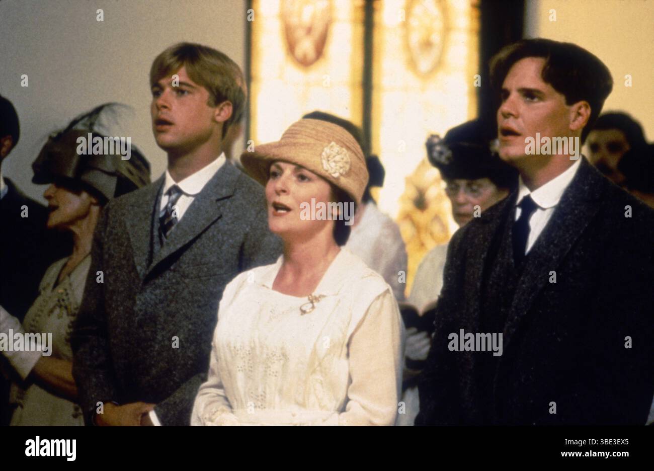 A River Runs Through It Year : 1992 USA Directed by Robert Redford Brad ...