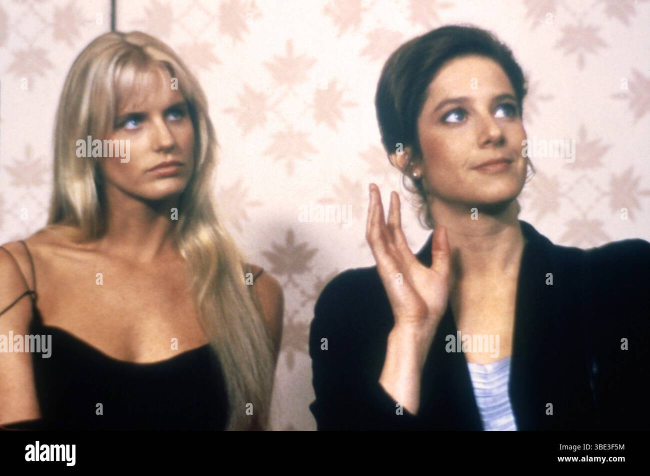 Legal Eagles Year : 1986 USA Directed by Ivan Reitman Daryl Hannah, Debra Winger Stock Photo - Alamy