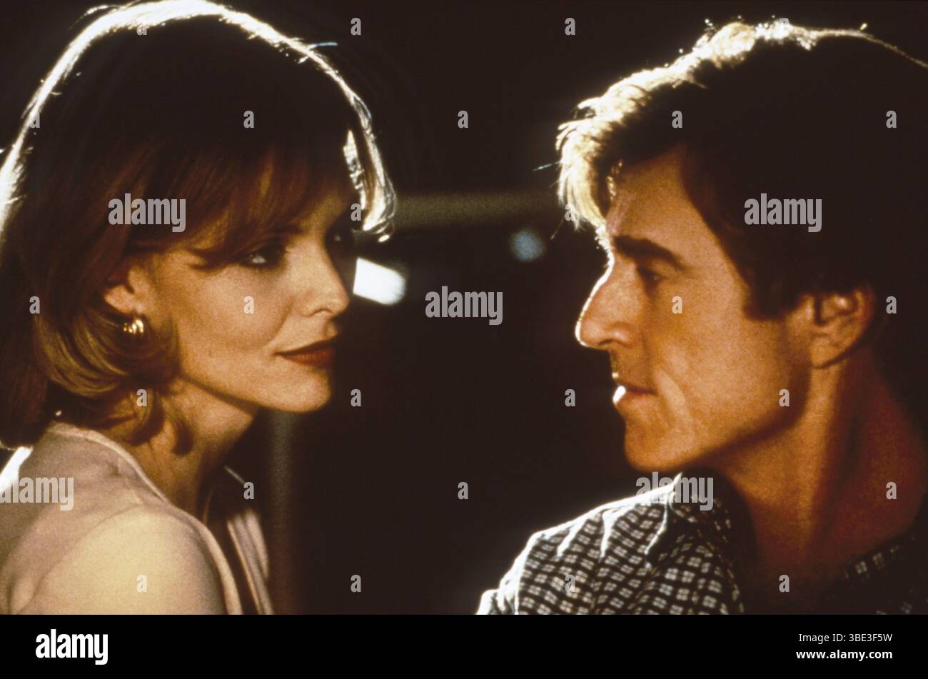 Up Close and Personal Year : 1996 USA Directed by Jon Avnet Robert ...