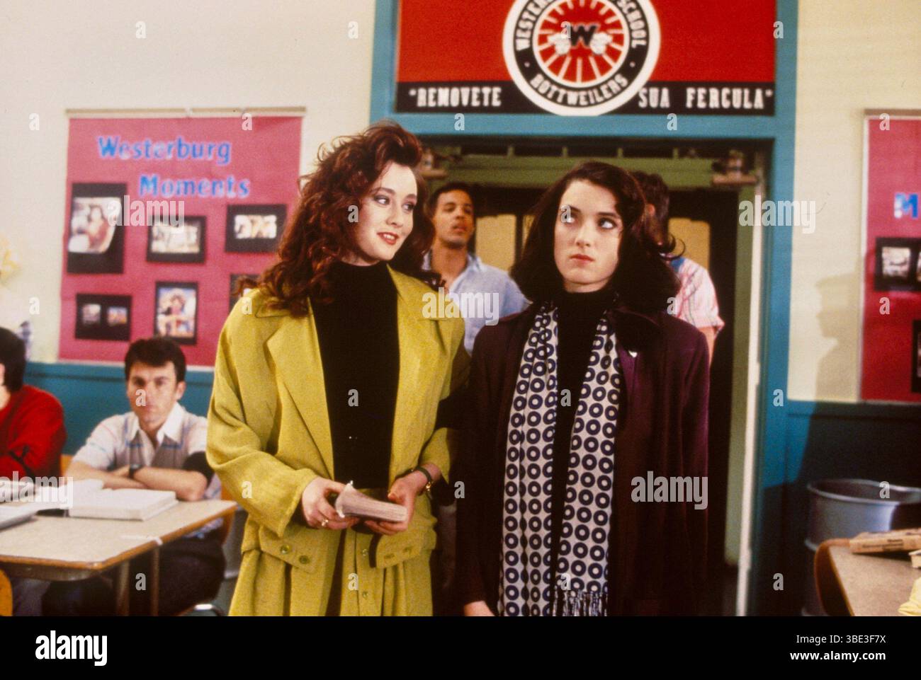 Heathers Year : 1988 USA Directed by Michael Lehmann Shannen Doherty, Winona Ryder Stock Photo ...