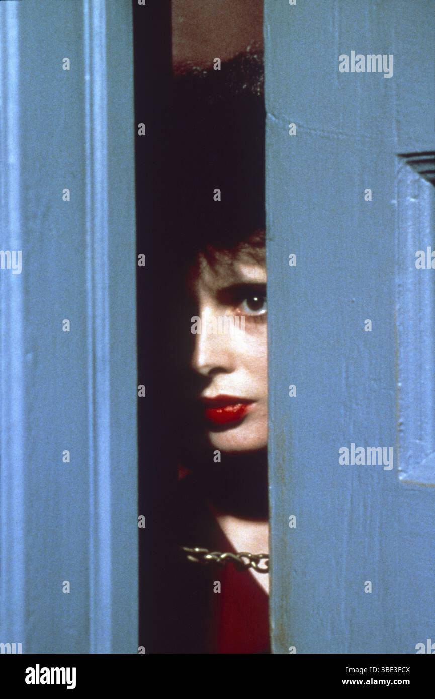 Blue Velvet Year : 1986 USA Director : David Lynch Isabella Rossellini ...