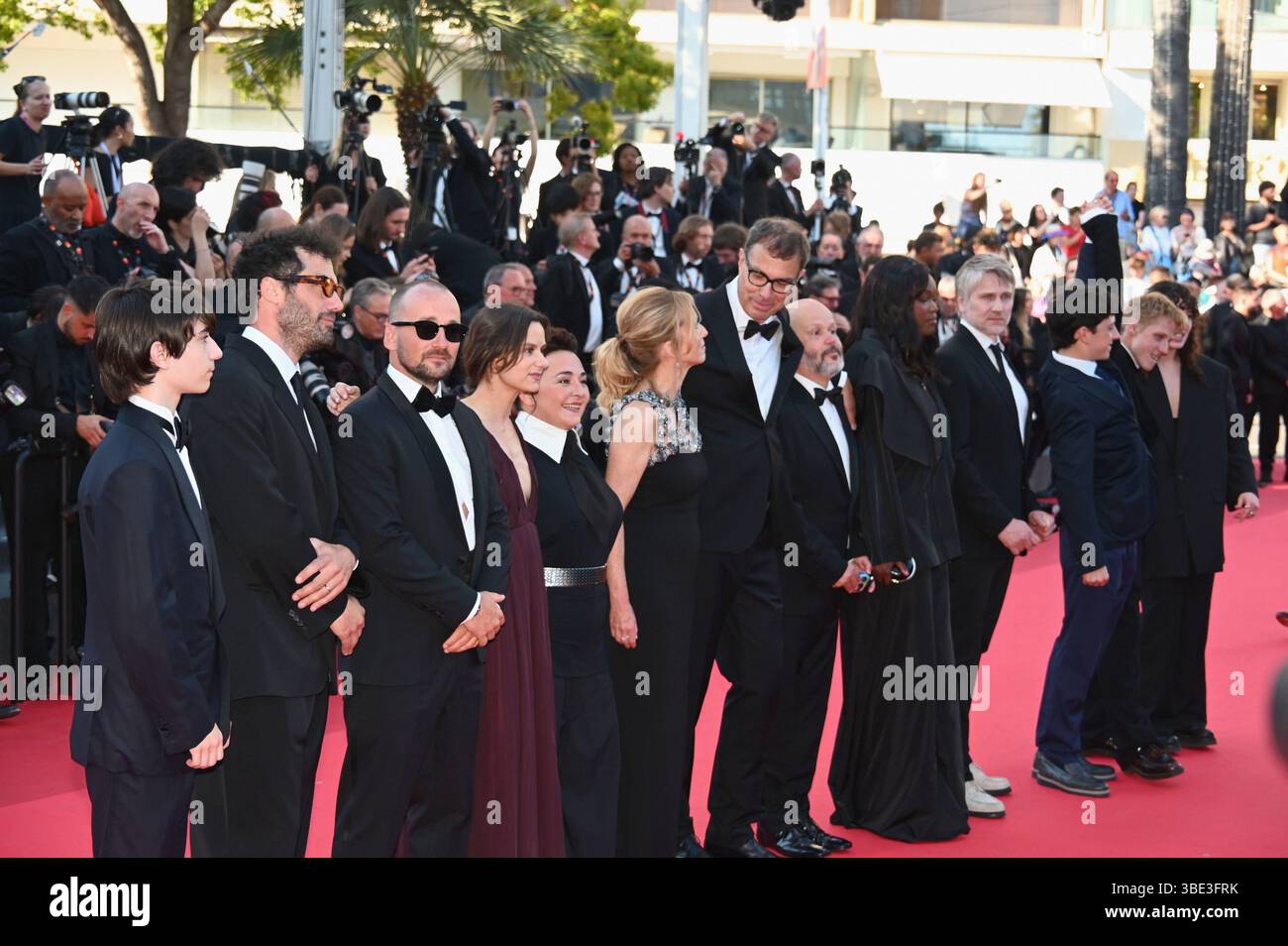 Cast and crew of the film: Solàn Machado-Graner, Barbara Letellier ...