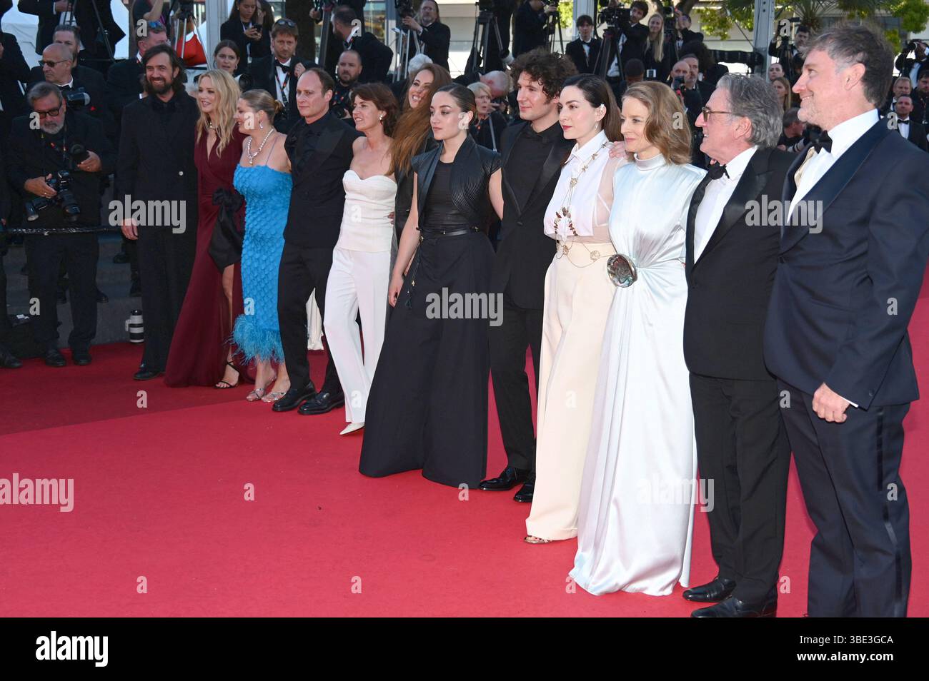 Cast and crew of the film: Robin Coudert AKA ROB, Virginie Efira (in ...