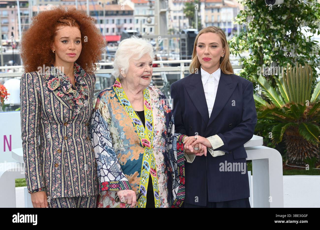 Erin Kellyman (in Vivienne Westwood), June Squibb, Scarlett Johansson ...