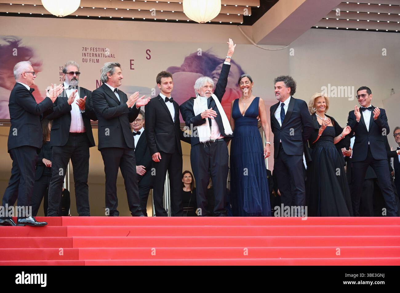 Cast and crew of the film 'L'homme qui a vu l'ours qui a vu l'homme ...