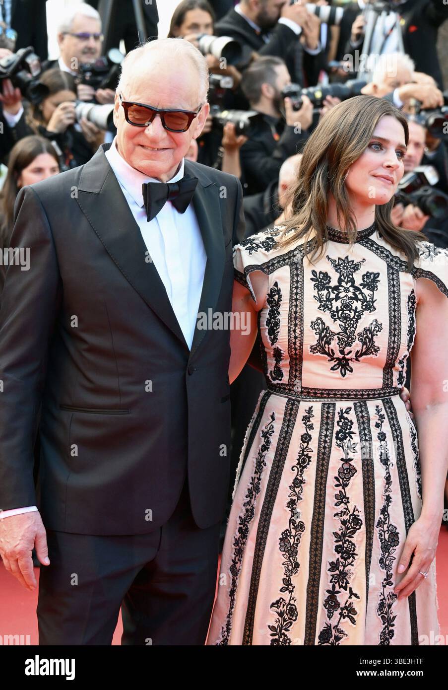 Cast of the film "Sentimental Value": Stellan Skarsgard, Inga Ibsdotter ...