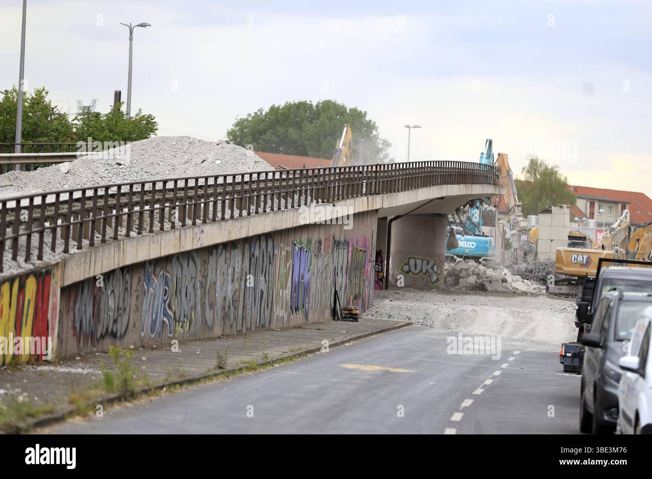 Berlin, Germany. 26th May, 2025. The damage to the bridge at Wuhlheide ...