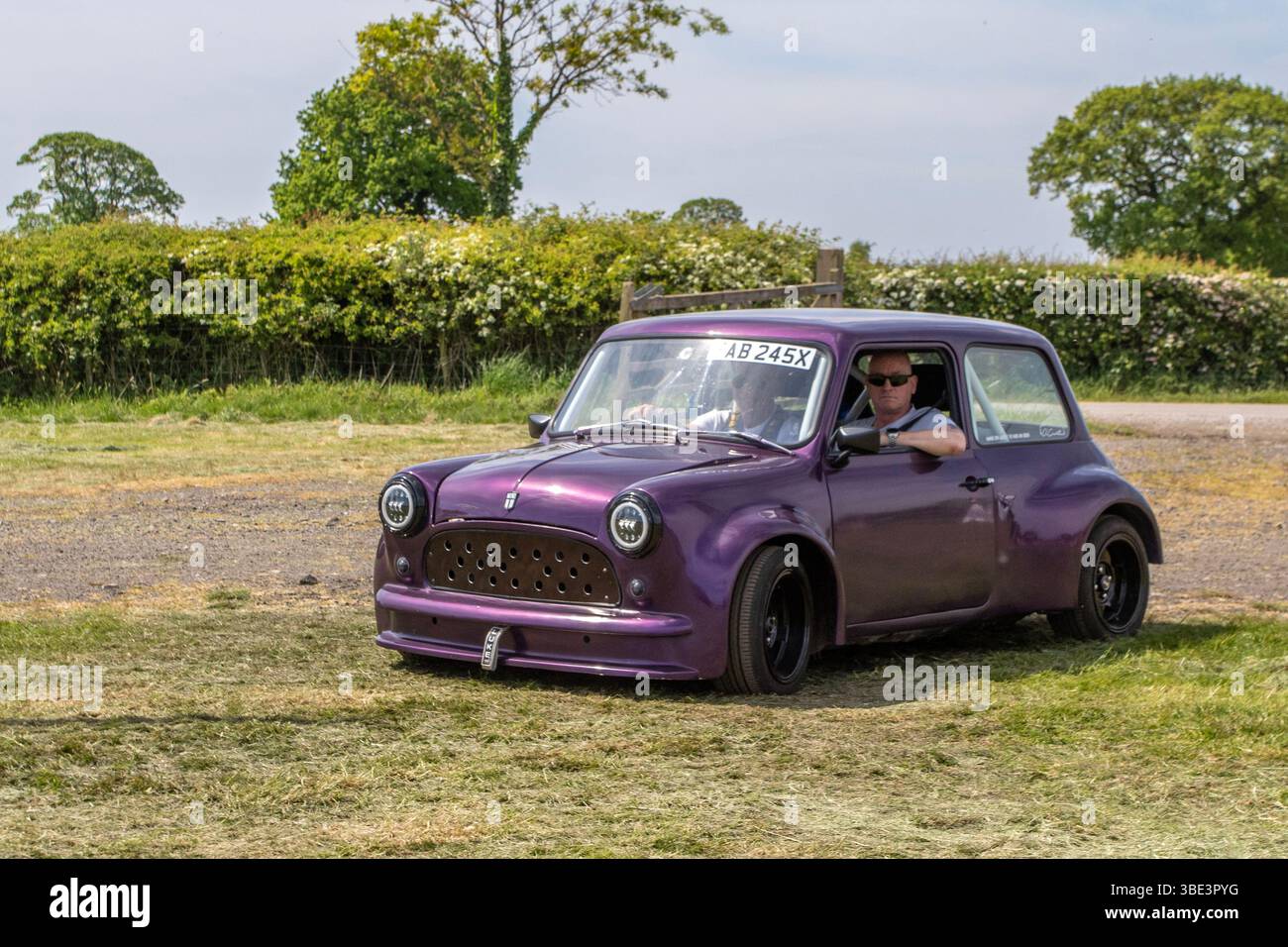 1964 60s sixties customised Purple VW Volkswagen modifiedLCV Petrol ...