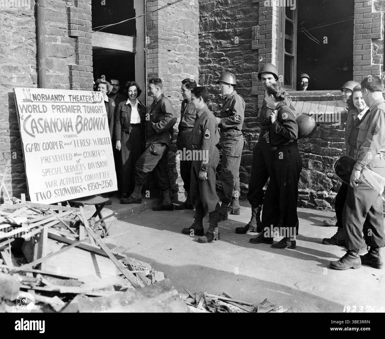 American soldiers red cross Black and White Stock Photos & Images - Alamy